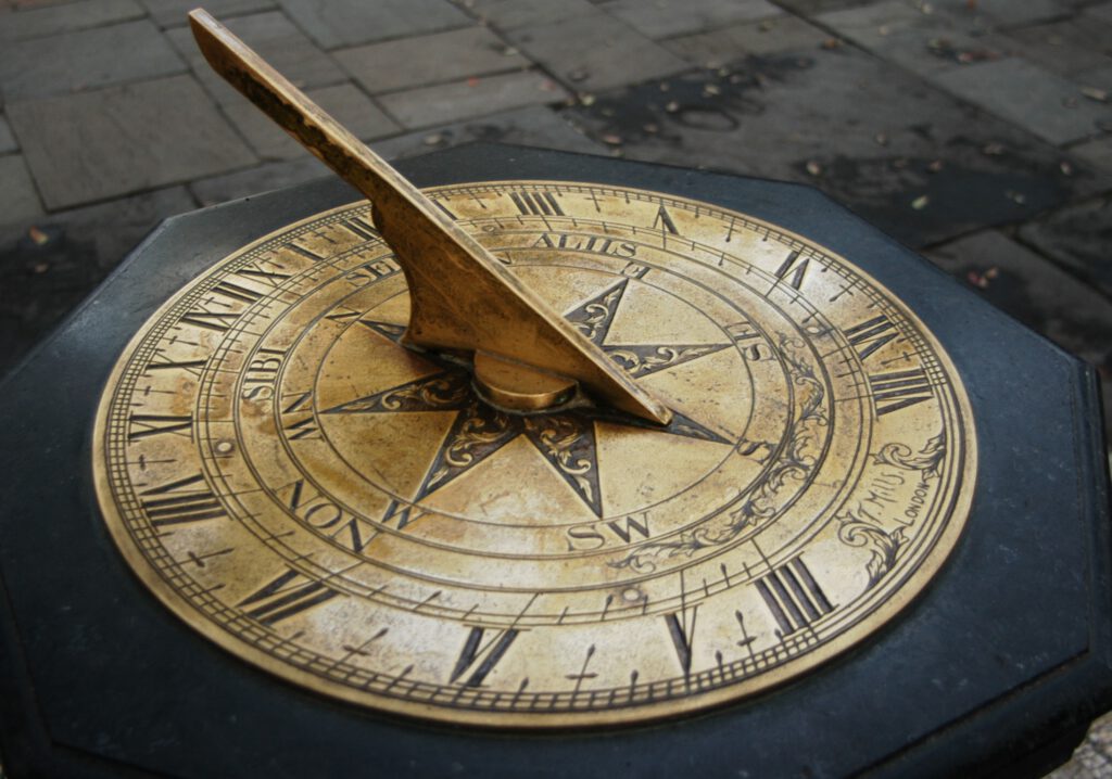 Horizontal sundials – Sundials.lt